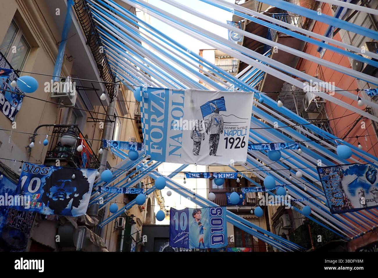 Napoli, Italy. 24th May, 2025. The alleys of the city decorated with ...