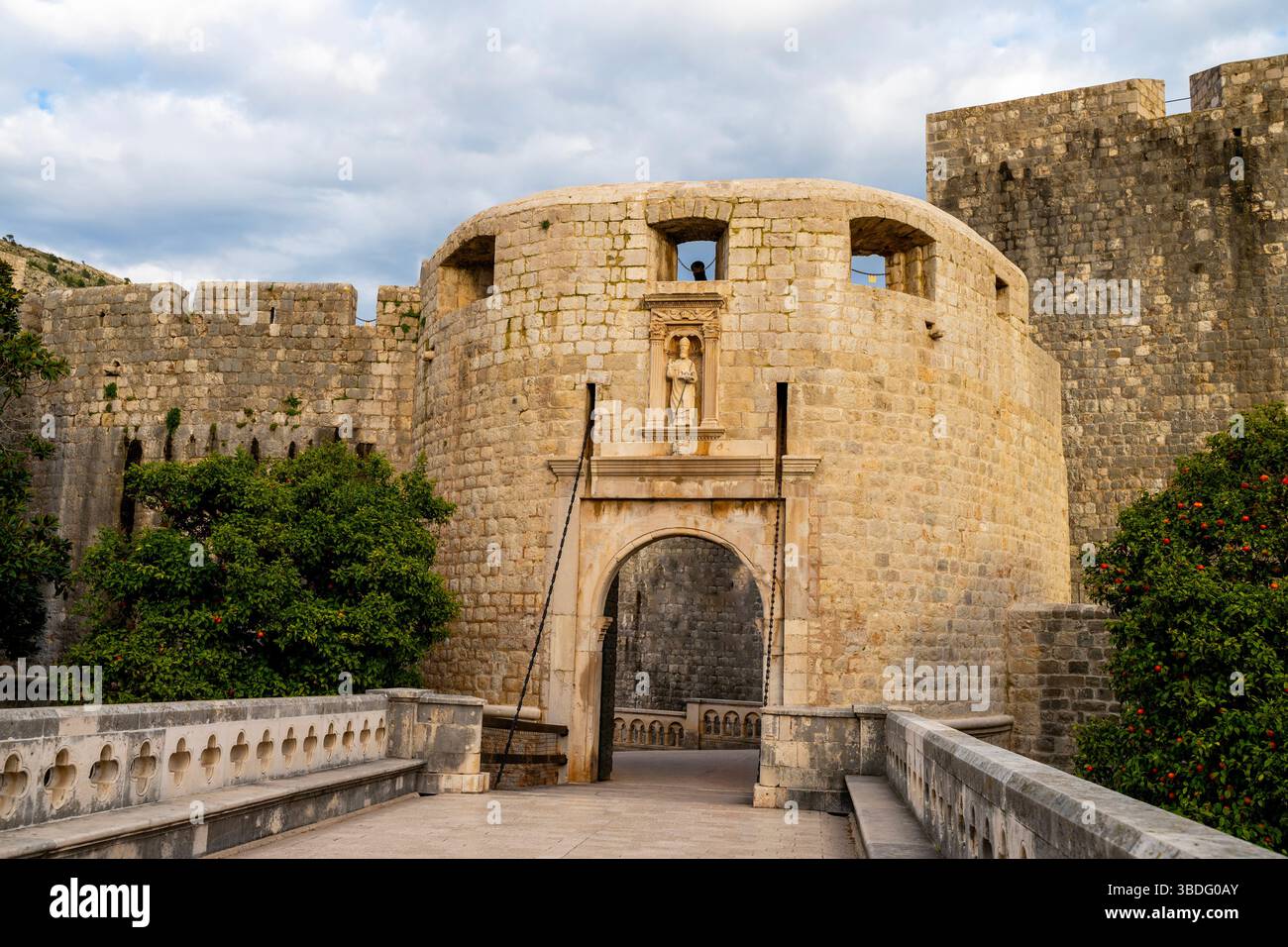 Renaissance arched Pile Gate in Dubrovnik, Croatia Stock Photo - Alamy