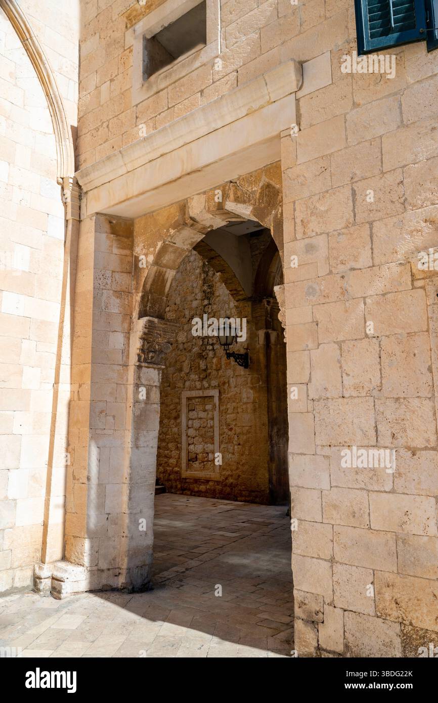 Romanesque stone arched Pile Gate into Old Town Dubrovnik, Croatia ...