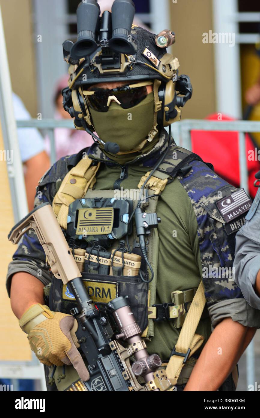 Pdrm officers hi-res stock photography and images - Alamy