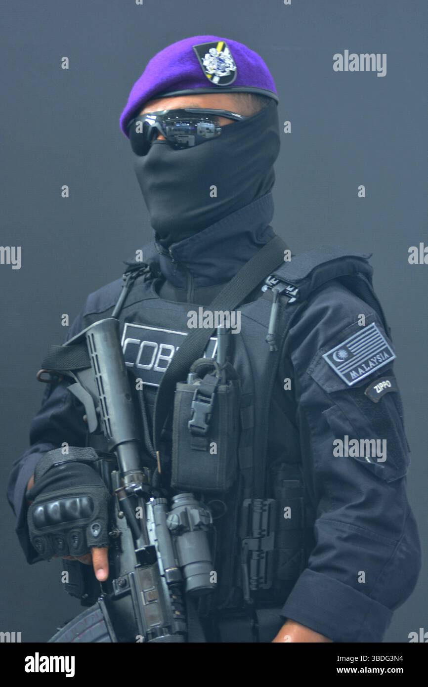 Pdrm officers hi-res stock photography and images - Alamy