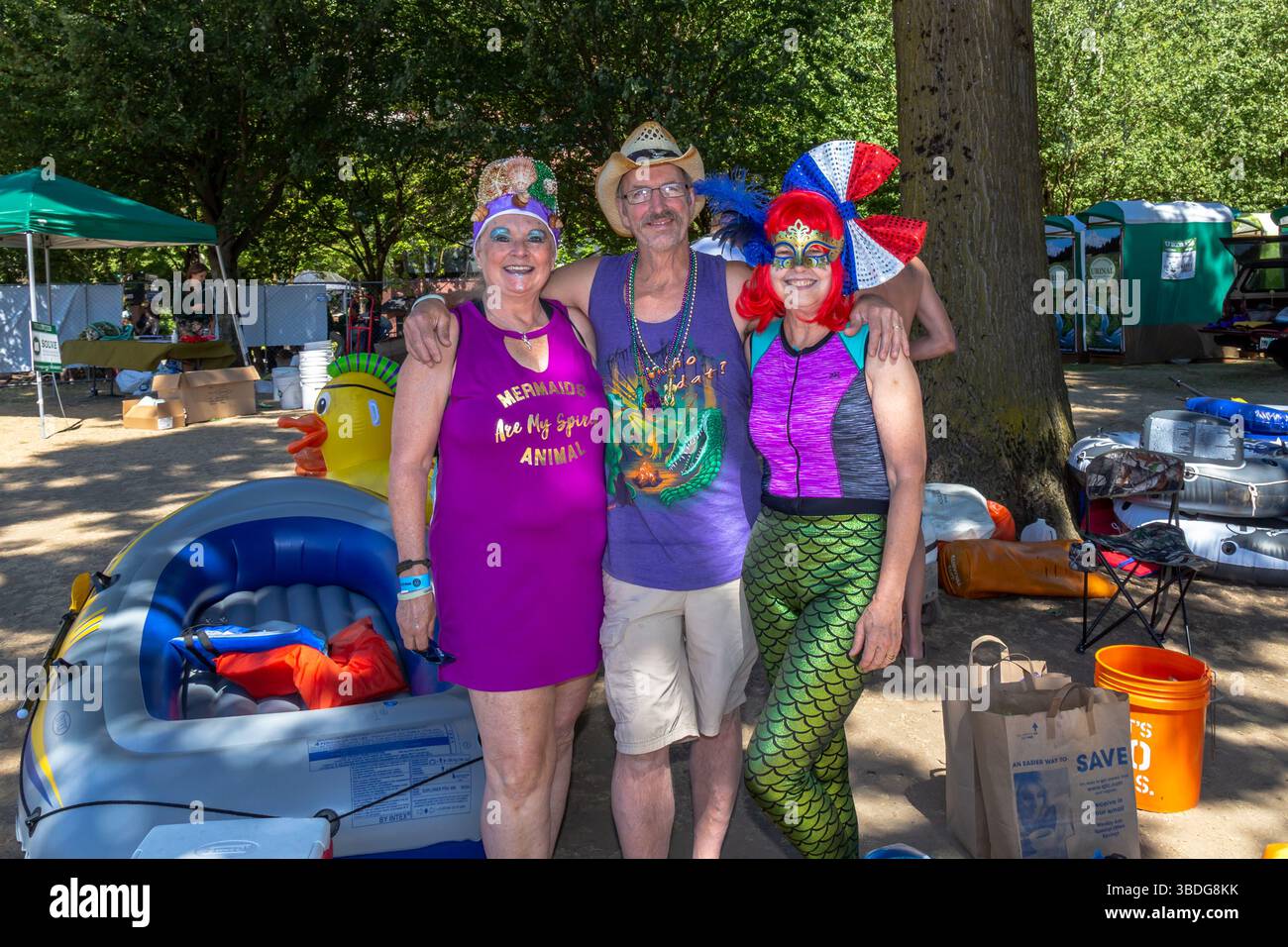 The Big Float, Portland, Oregon - July 14th 2018: Three people pose in ...