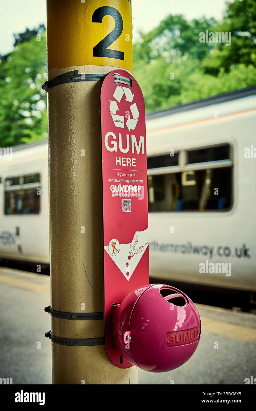 Container platform hi-res stock photography and images - Alamy