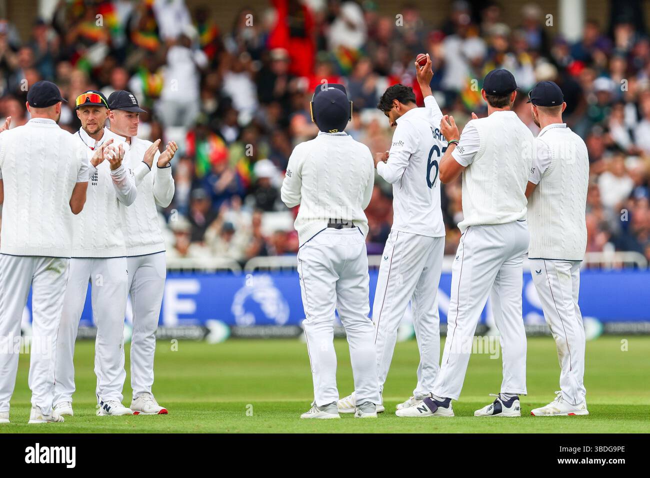 Nottingham, UK. 24th May, 2025. #67, Shoaib Bashir of England holds the ...