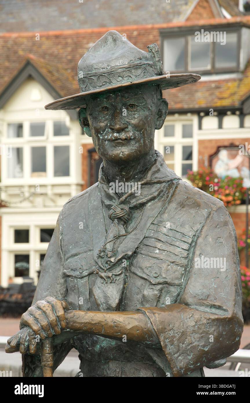 This bronze statue by sculptor David Annand, of Robert Baden-Powell ...