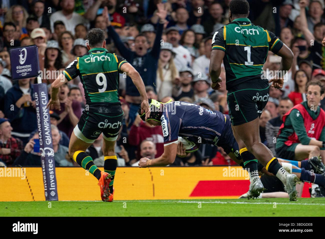 Cardiff, UK. 24th May, 2025. Adam Coleman of Bordeaux scores a try ...