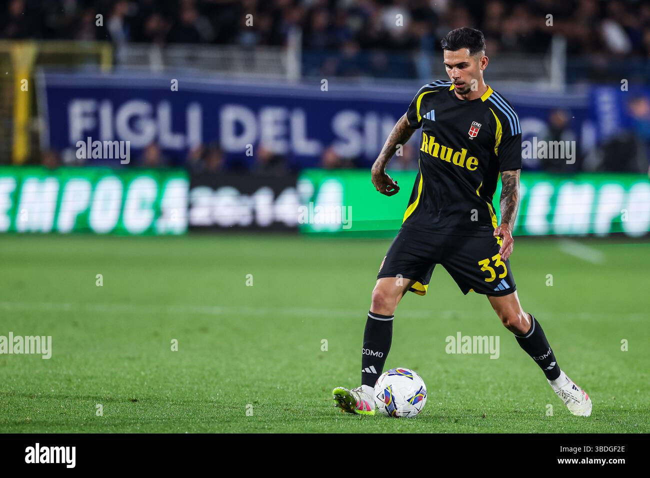 Lucas Da Cunha of Como 1907 seen in action during Serie A 2024/25 football match between Como ...