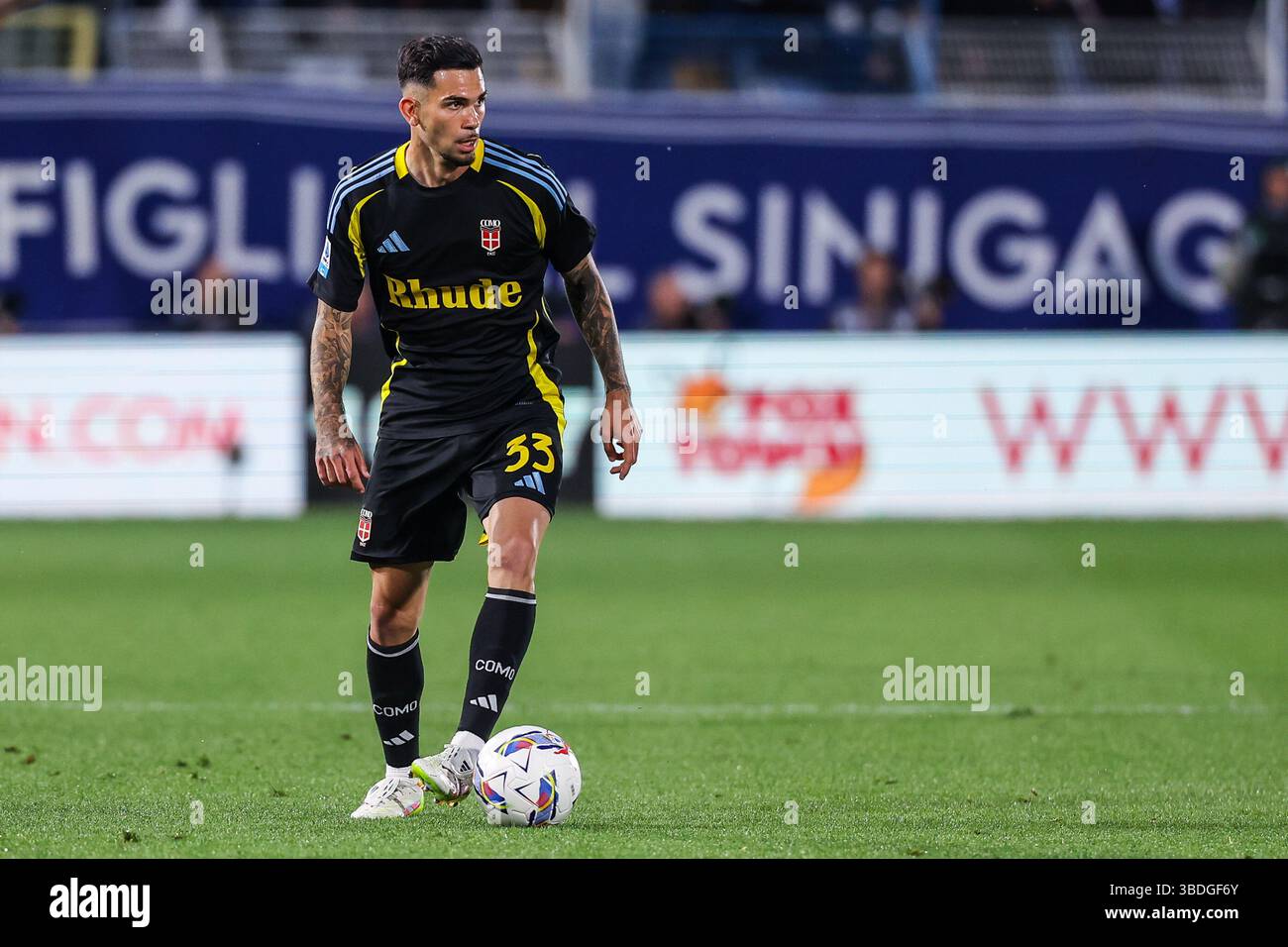 Lucas Da Cunha of Como 1907 seen in action during Serie A 2024/25 football match between Como ...