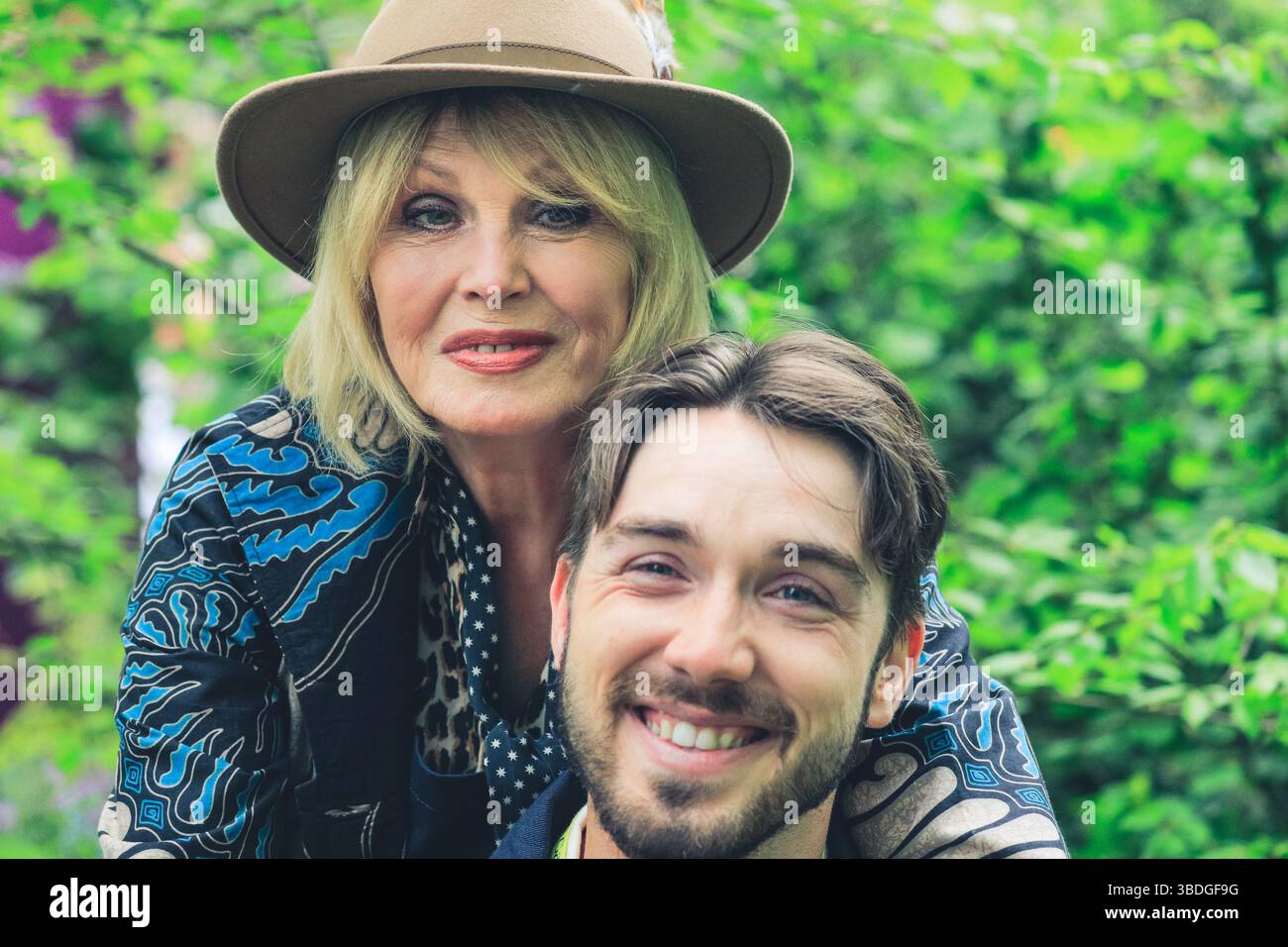 Joanna Lumley and George Robinson posing in Horatio's Garden, Chelsea ...