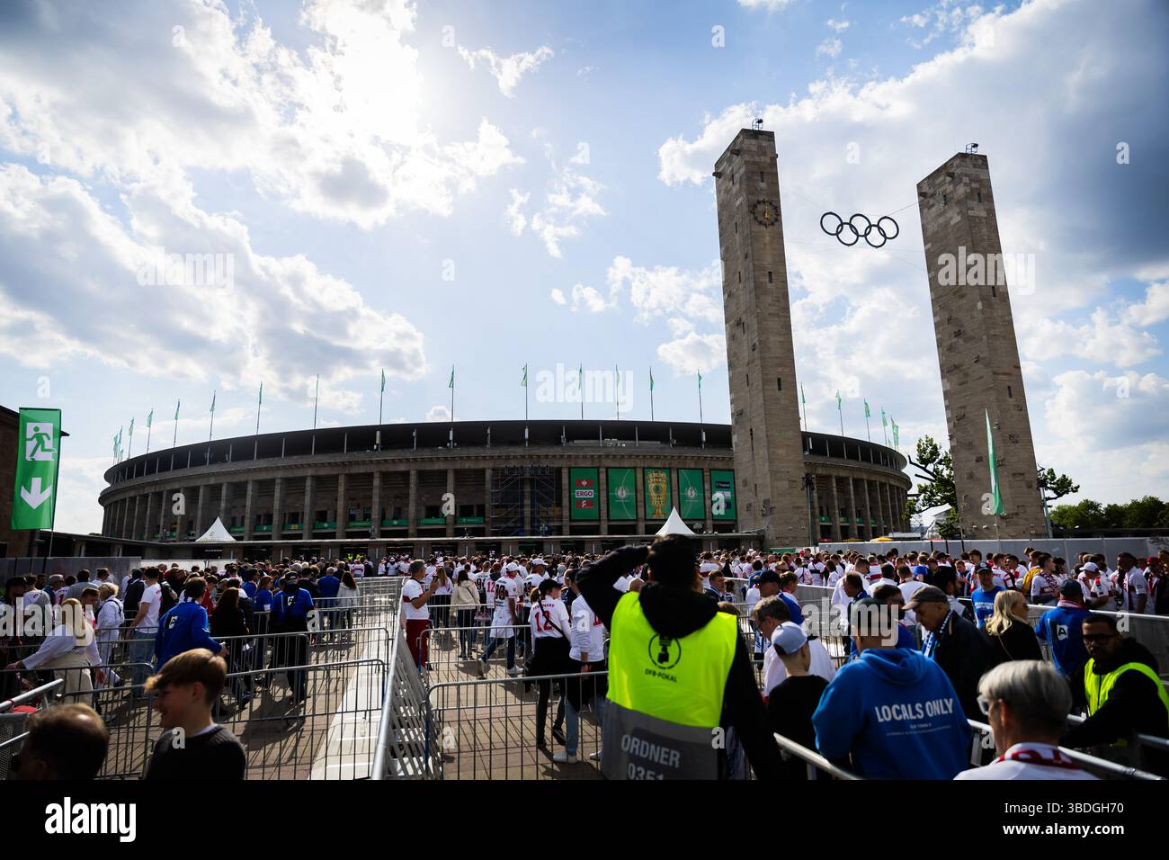 Berlin, Germany. 24th May, 2025. Soccer: DFB Cup, Arminia Bielefeld - VfB Stuttgart, Final. Fans ...
