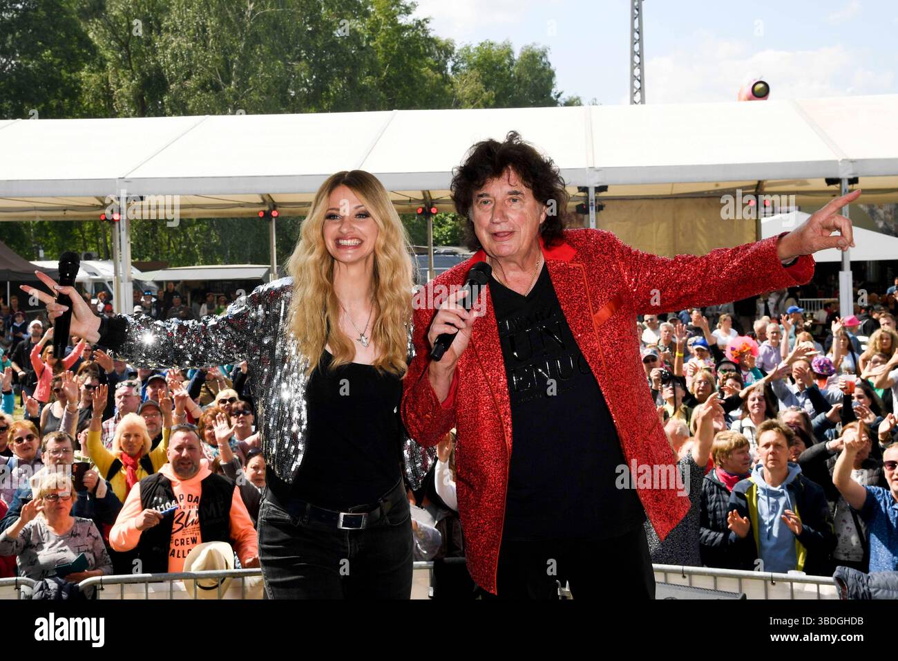 Olaf der Flipper Olaf Heinz Malolepski Saenger Vater mit seiner tochter ...