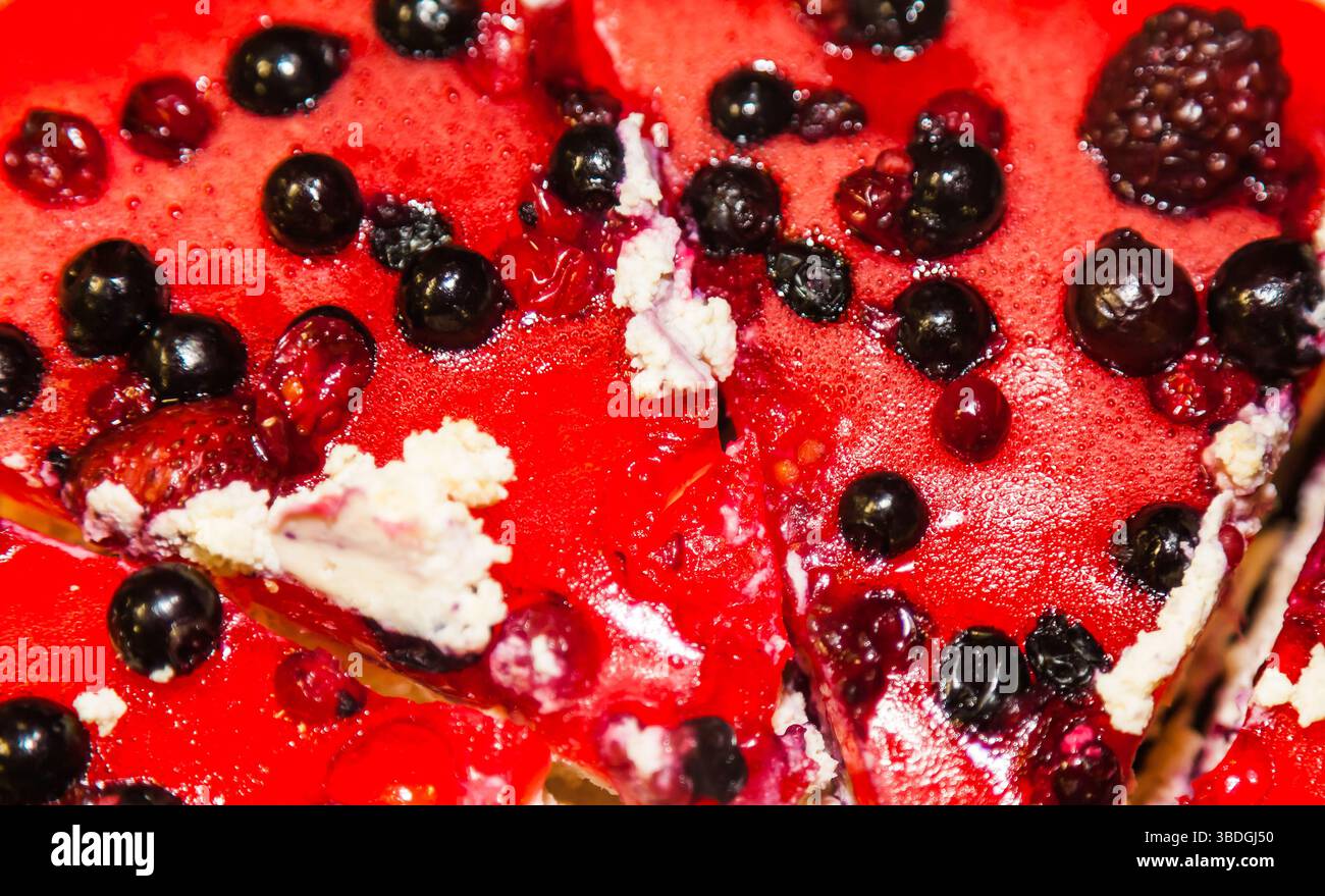 Red berries piece cake hi-res stock photography and images - Alamy