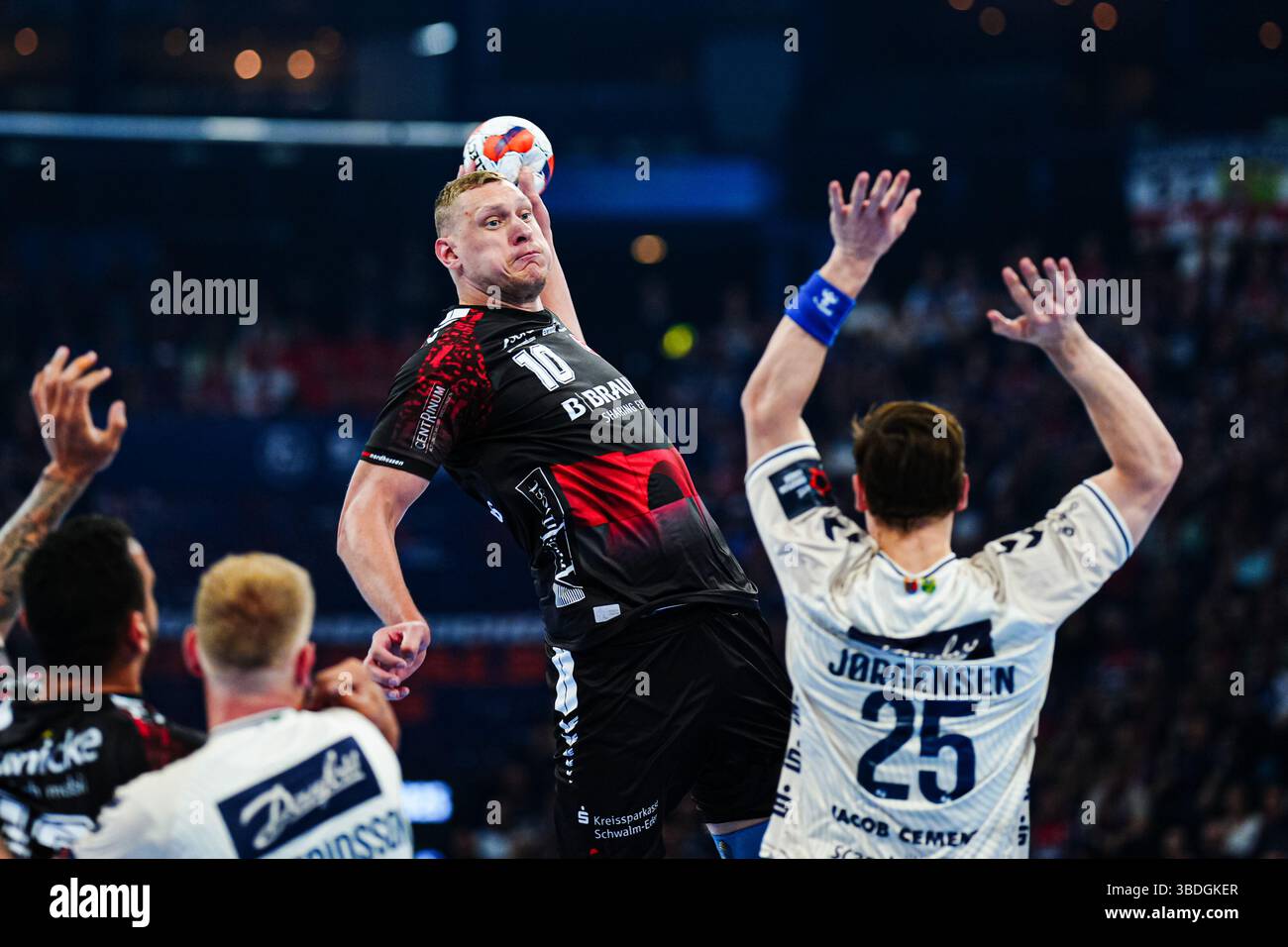 Wurf/Tor Dainis Kristopans (MT Melsungen, #10) GER, MT Melsungen vs. SG ...