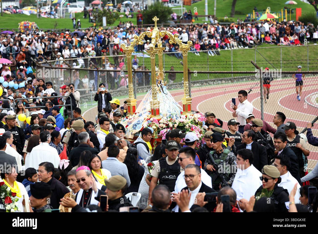 CUENCA MISA CAMPAL VIRGEN DEL CISNE MIRAFLORES Cuenca, Ecuador May 25 ...