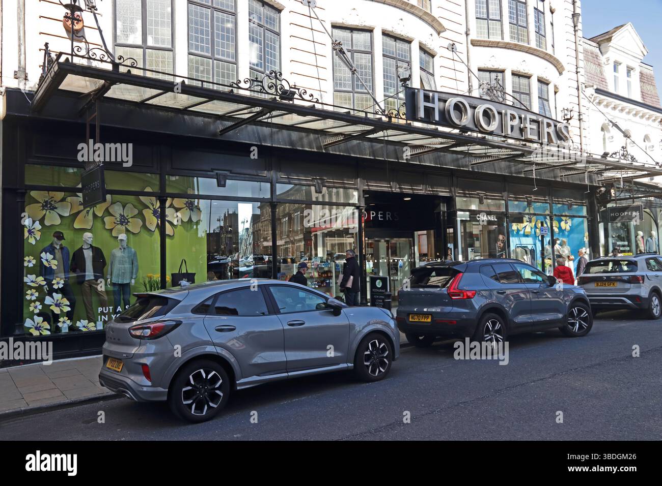 Frontage of Hoopers Department Store, Harrogate Stock Photo - Alamy