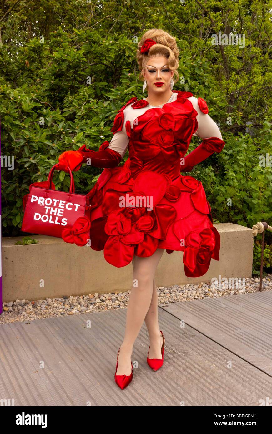 Daisy, The Drag Queen Gardener attends the RHS Chelsea Flower Show ...