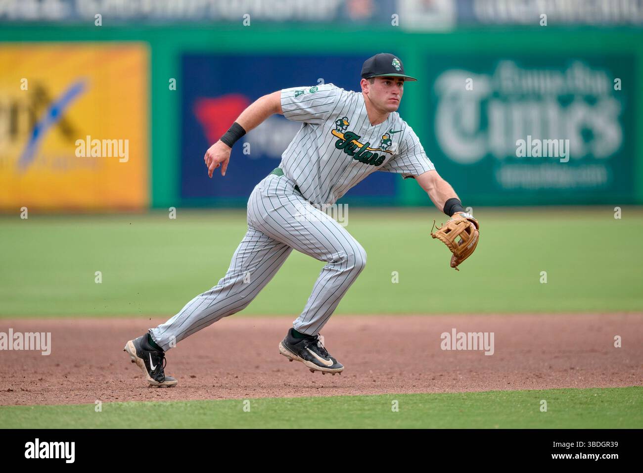 Tulane Green Wave third baseman James Agabedis (1) fielding during an ...