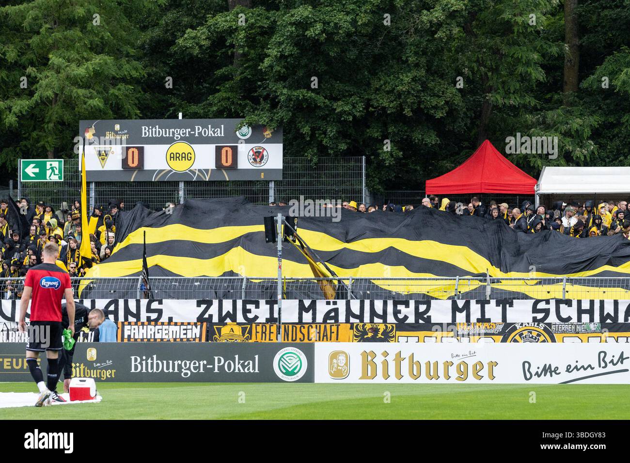 Fans von Alemannia Aachen, Ultras, Choreo. Bitburger-Pokalfinale 2025 ...