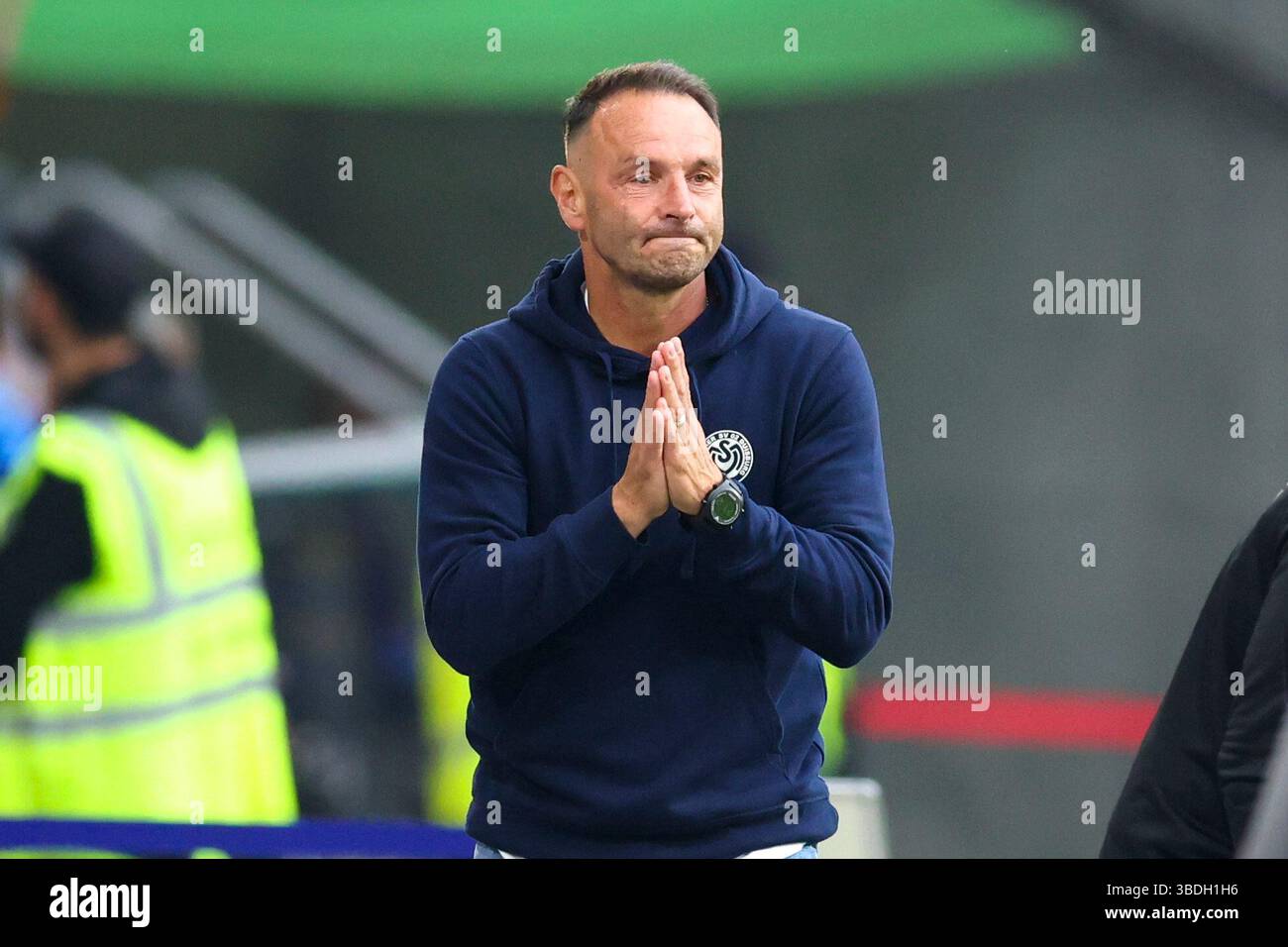 Duisburg, Germany. 24th May, 2025. Soccer: Amateur final day, Lower ...