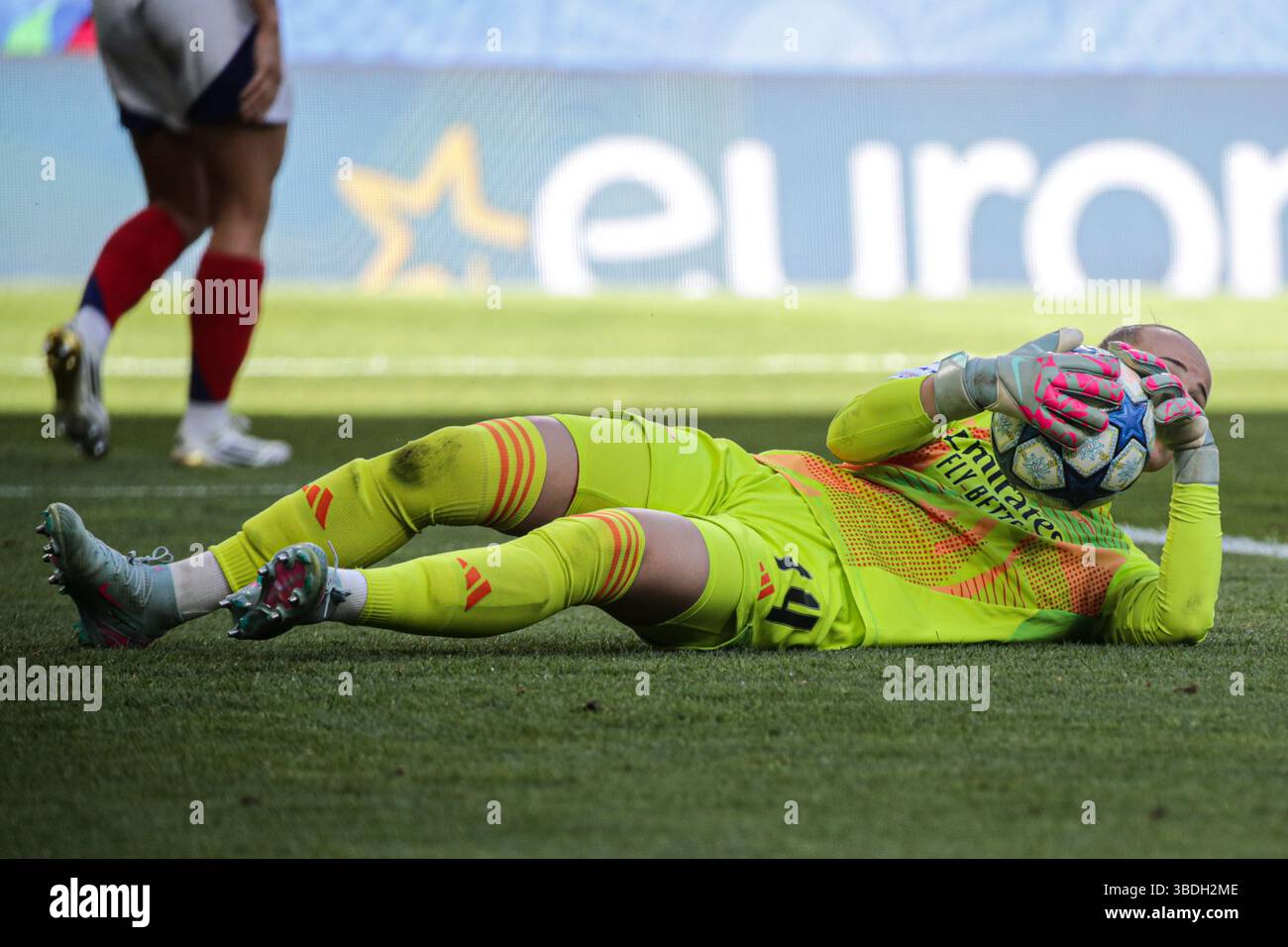 Lisbon, Portugal. 24th May, 2025. LISBON, PORTUGAL - MAY 24: goalkeeper ...
