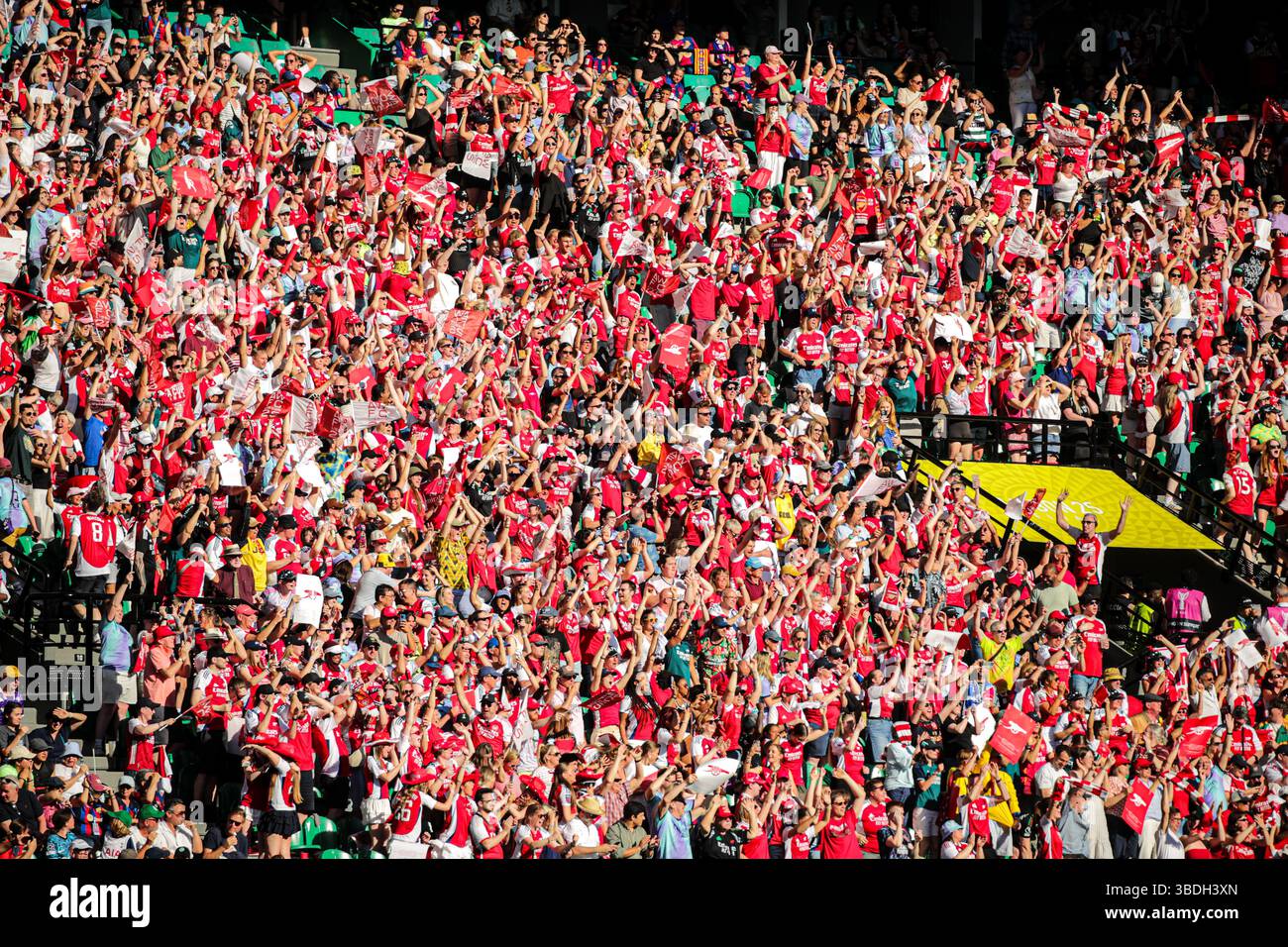 LISBON, PORTUGAL - MAY 24: fans of Arsenal Women FC celebrate the first ...