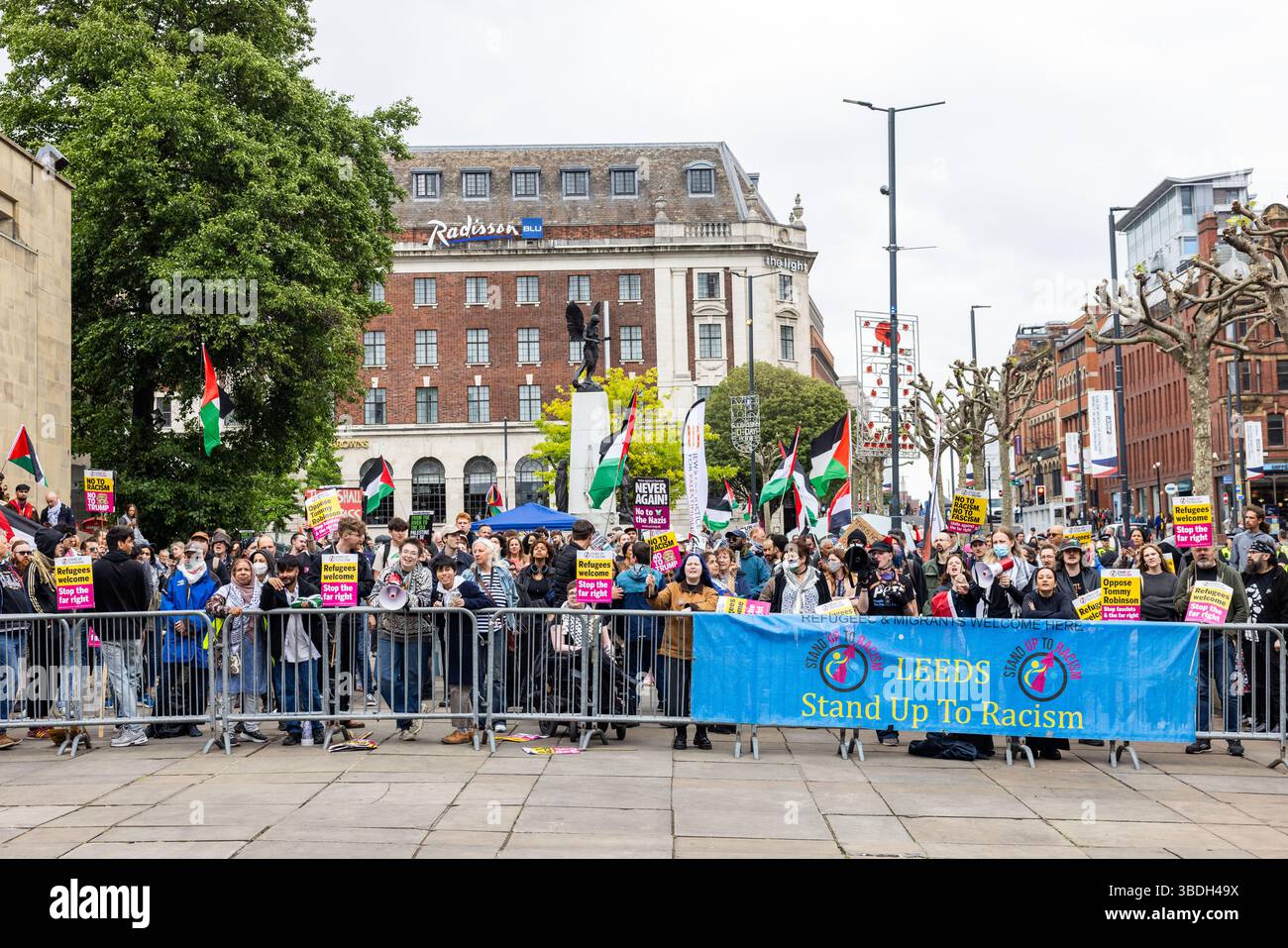Leeds, UK. 24 MAY, 2025. Left wing counter protestors as the right ...