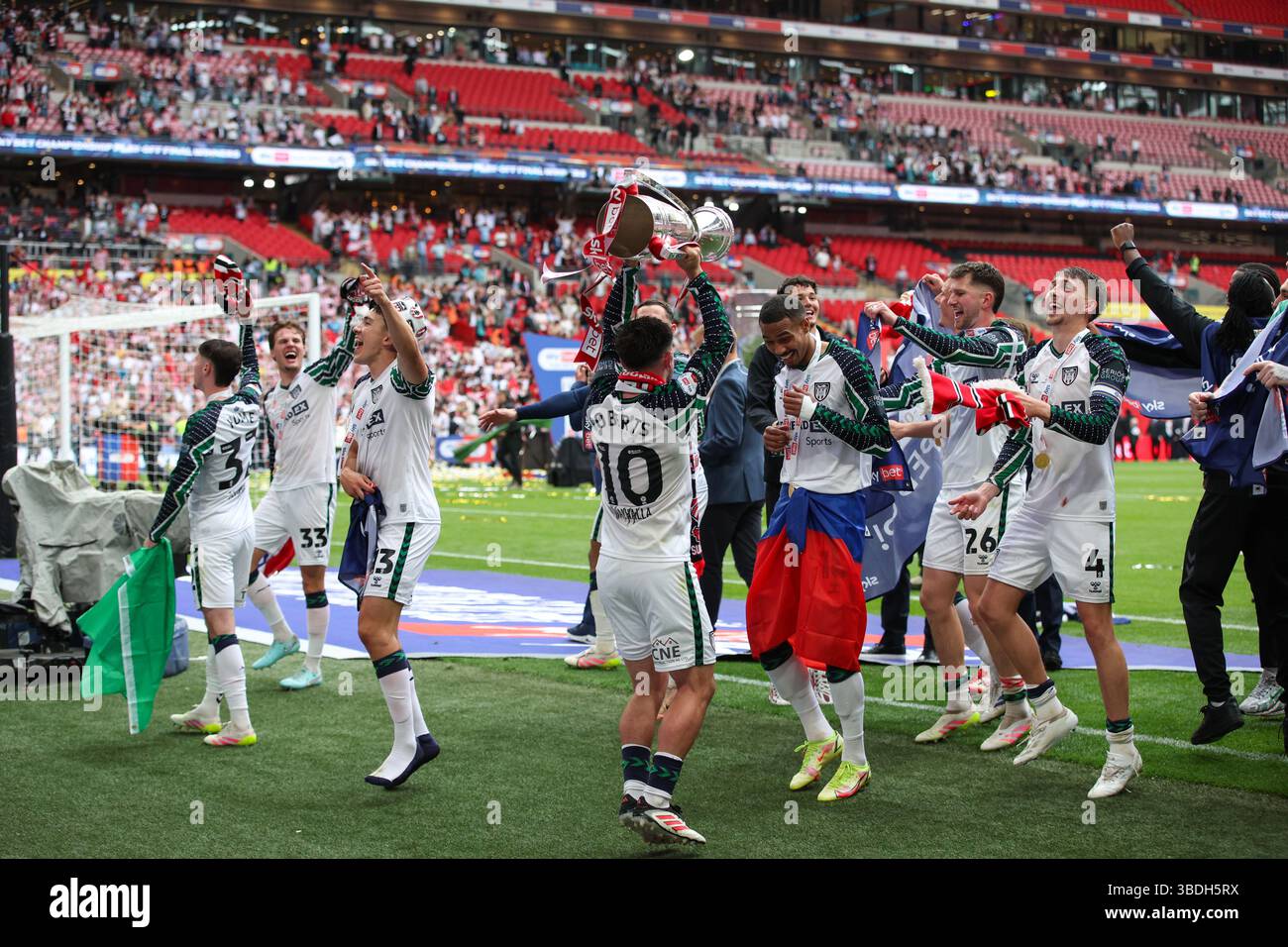 LONDON, UK - 24th May 2025: Sunderland AFC players celebrate with the ...