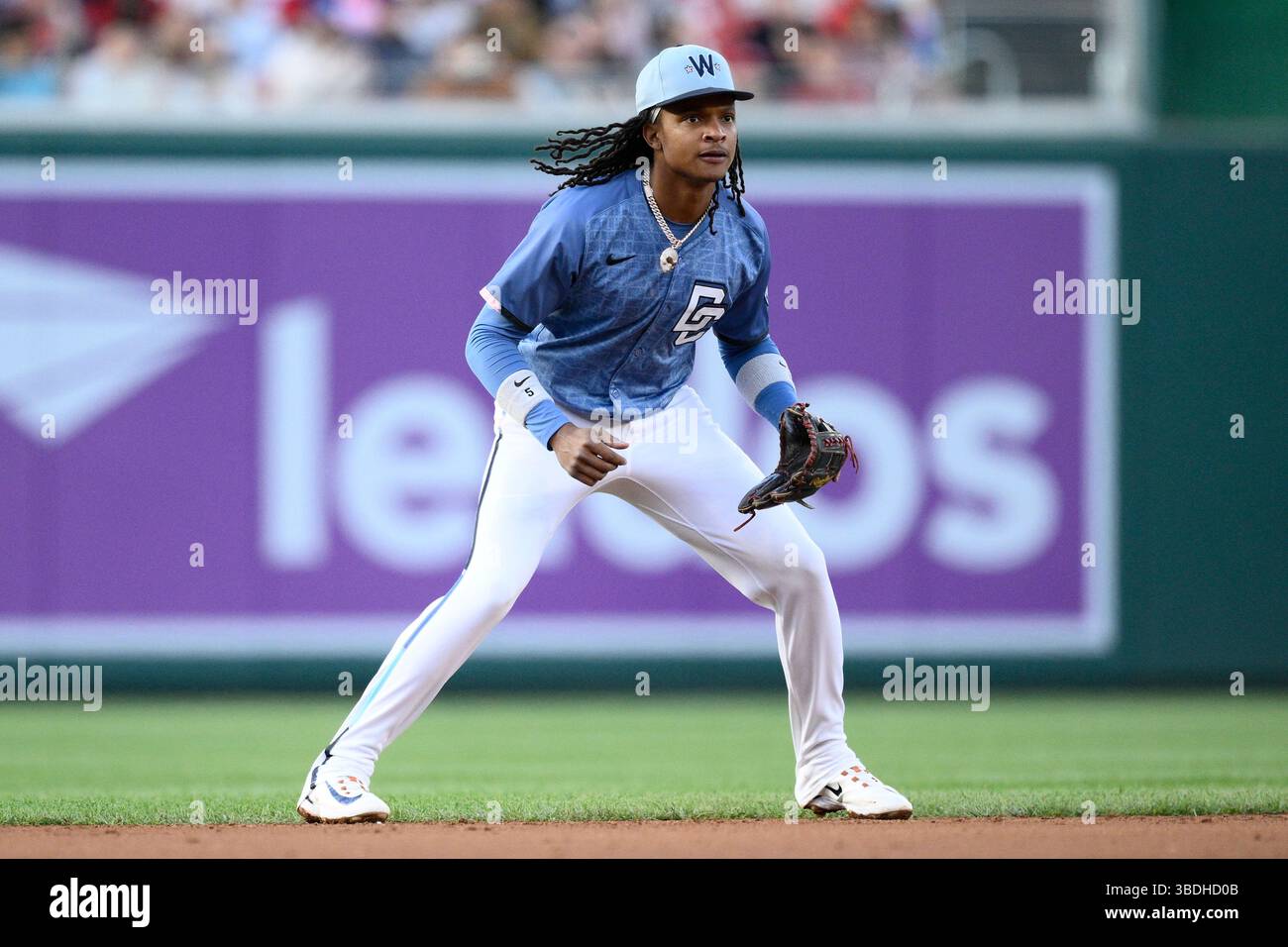 Washington Nationals shortstop CJ Abrams (5) in action during a ...