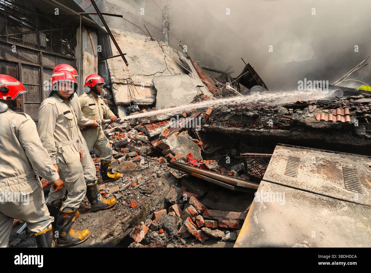New Delhi, India. 24th May, 2025. NEW DELHI, INDIA - MAY 24: Fire broke ...