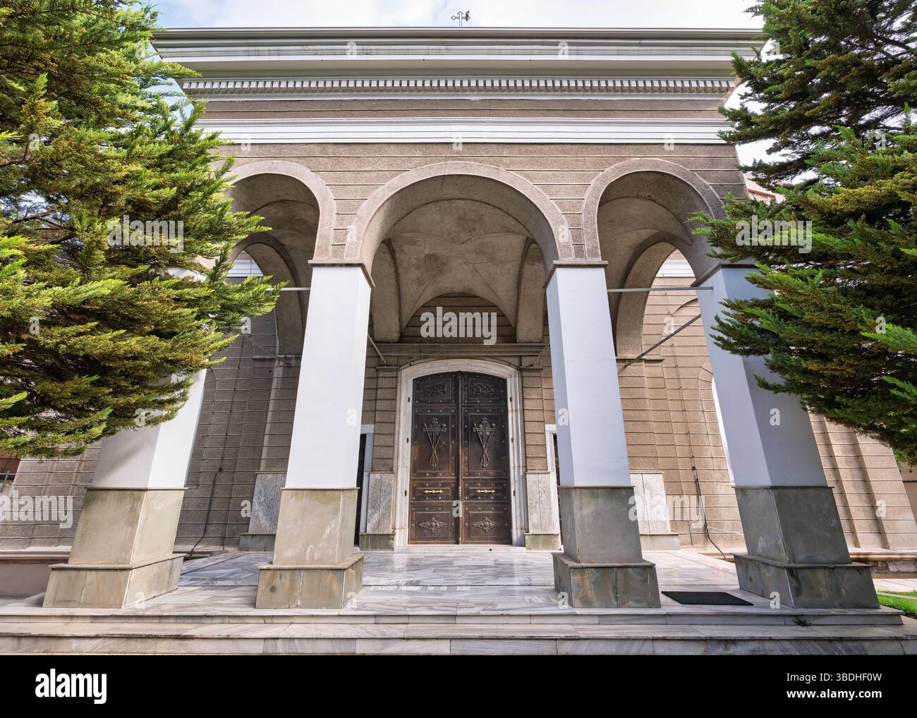 Grand entrance of St. John's Cathedral, aka Aziz Yuhanna Katolik ...