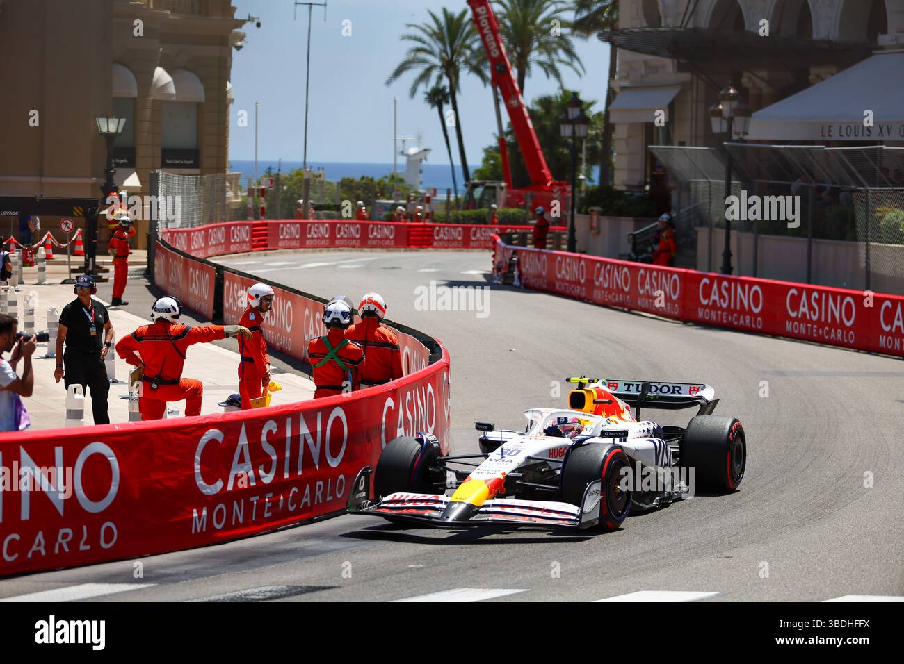 Liam Lawson (NZL) - Visa Cash App RB F1 Team - RB VCARB02 - Honda RBPT ...