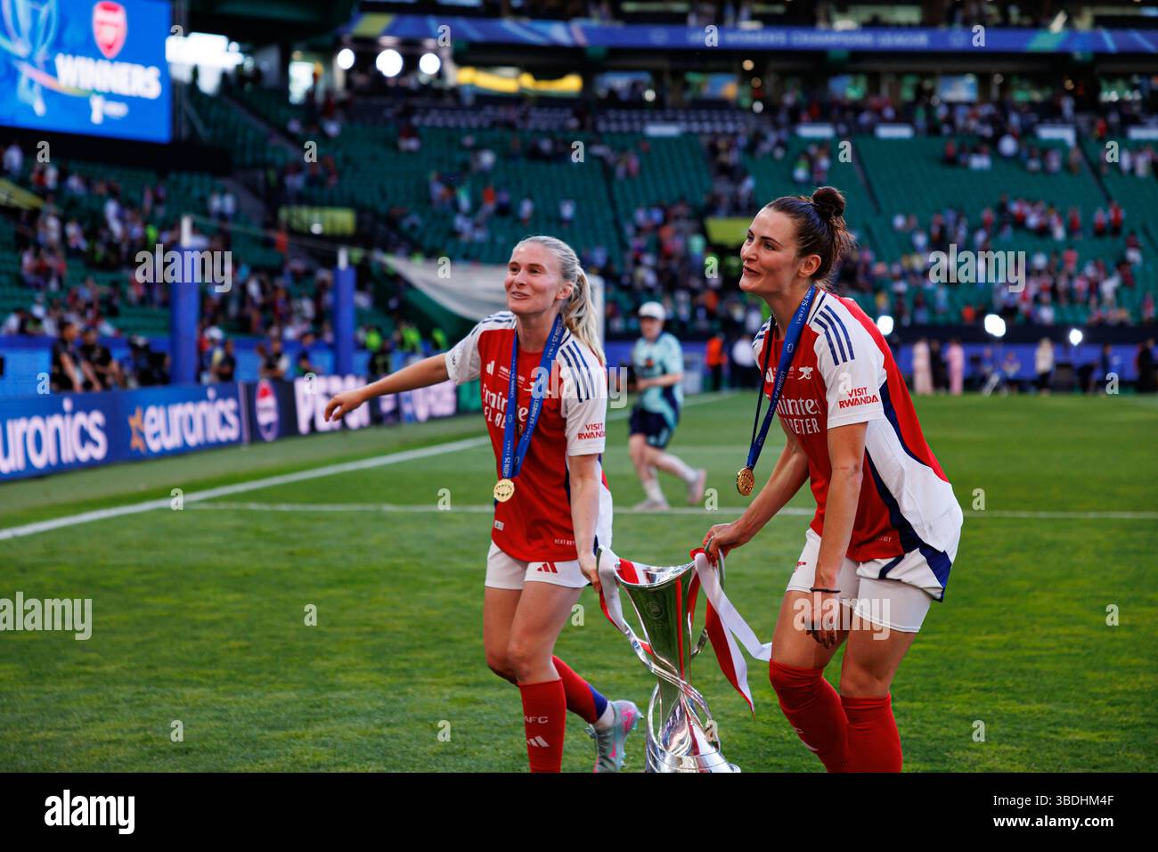 Leah Williamson and Emily Fox seen during UEFA Womens Champions League ...