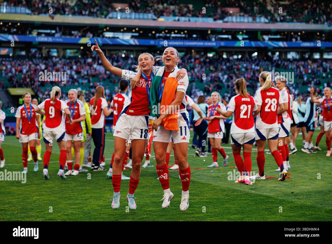 Chloe Kelly and Kate McCabe seen during UEFA Womens Champions League ...