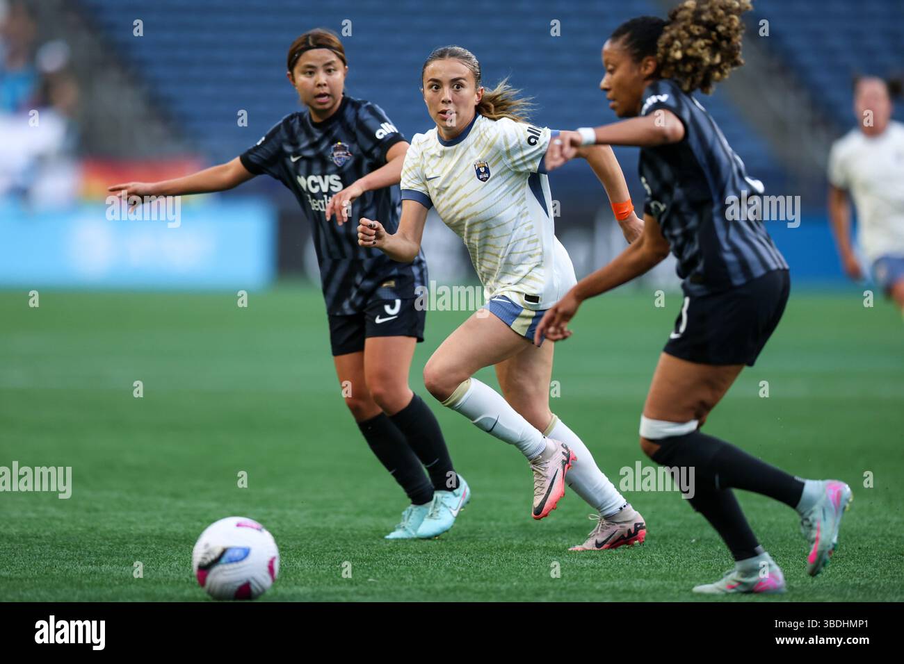 Seattle, Washington, USA. 23rd May, 2025. MADISON CURRY #24 of the ...