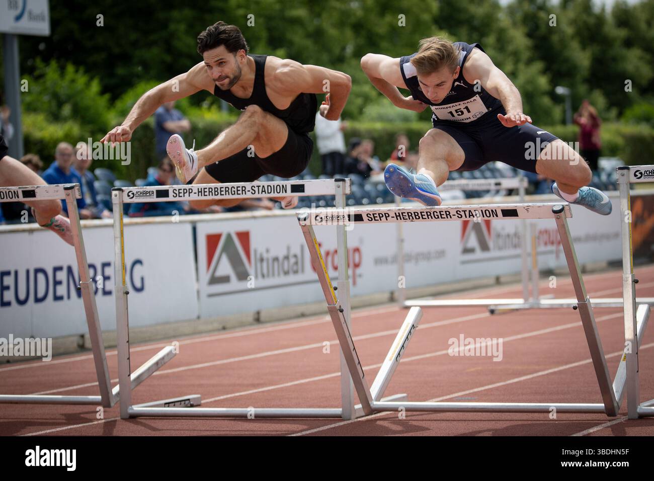 V.l. Tim Nowak (GER/SSV Ulm 1846), Timon Dethloff (GER/Cologne ...