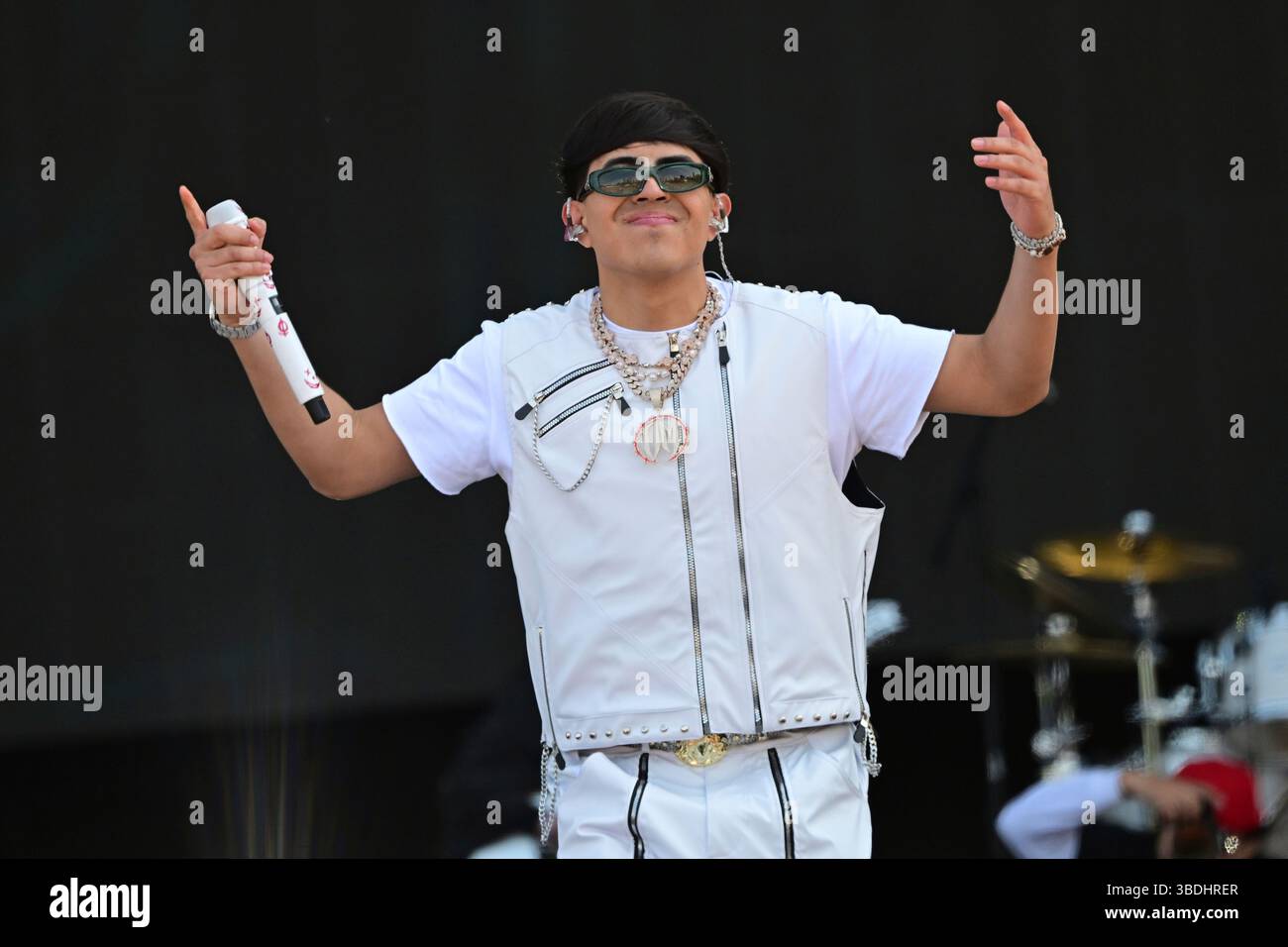 Oscar Maydon performs at 2025 Suenos Music Festival on Saturday, May 24 ...