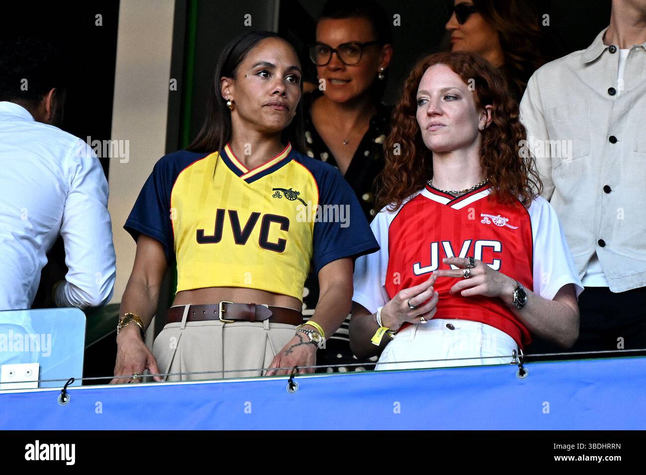 Former Arsenal & England player Alex Scott (left) and singer songwriter ...
