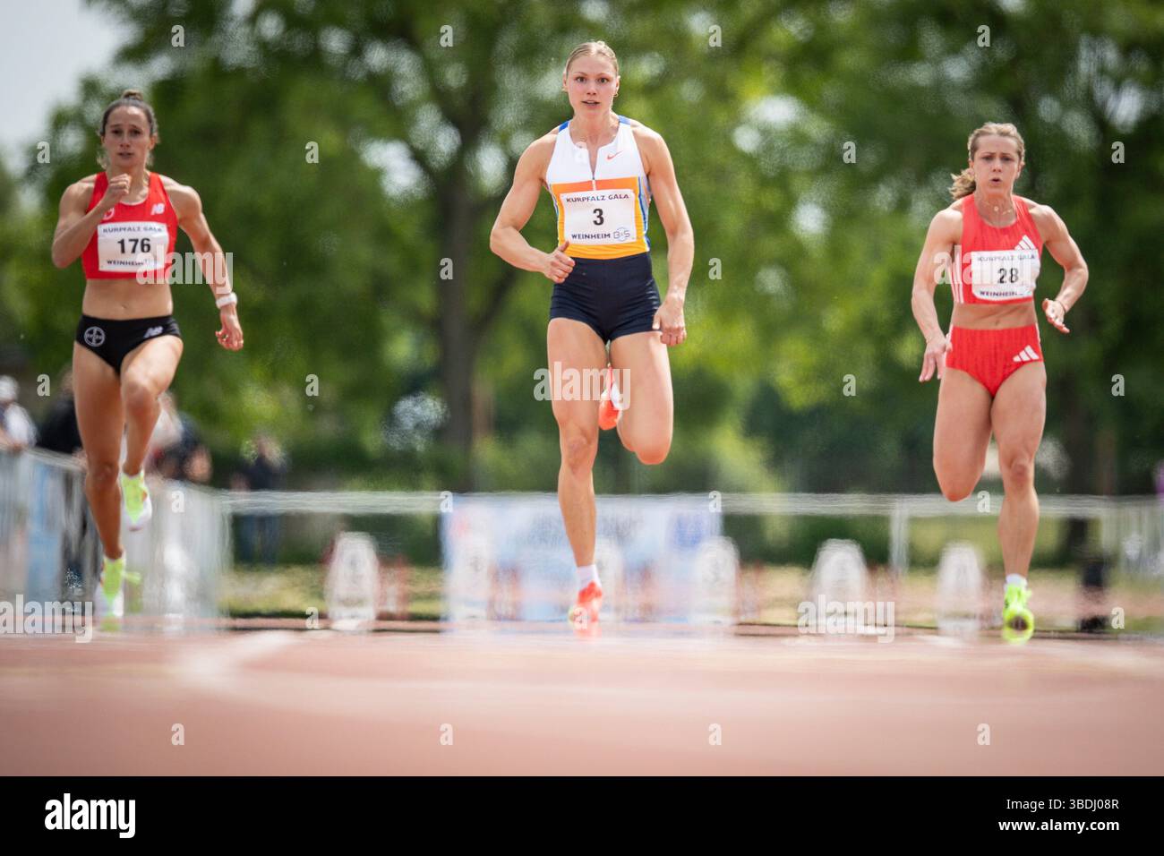 Lisa Mayer (GER/Sprintteam Wetzlar), links Judith Franzen (GER/TSV ...