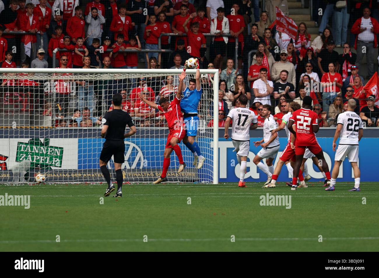 Freiburg, Deutschland. 24th May, 2025. Torwart Stefan Lauer (FC Auggen ...