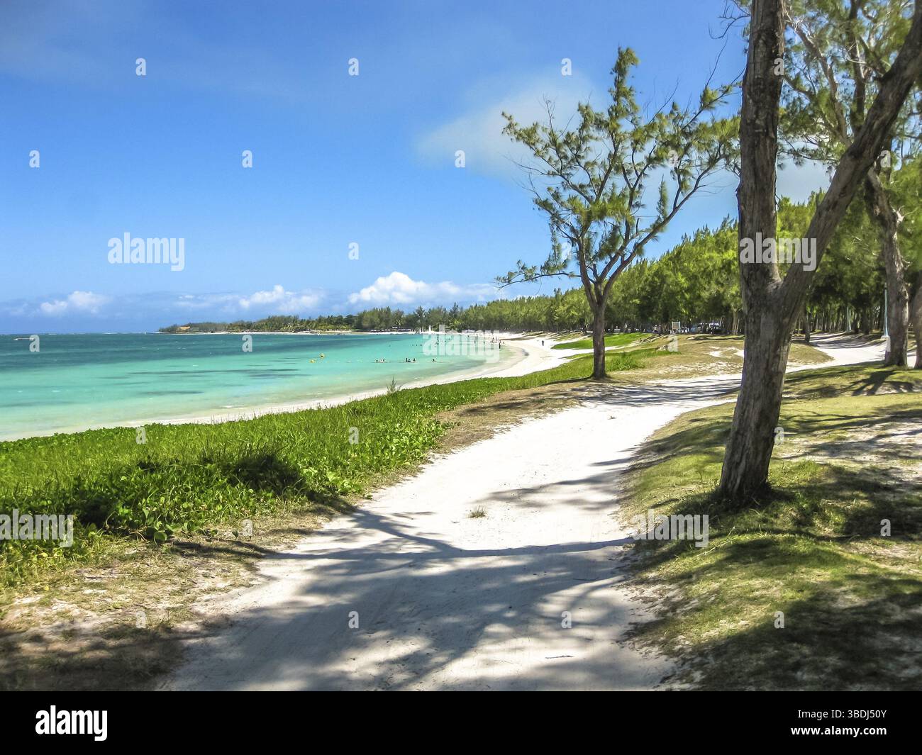 The turquoise waters of the famous Belle Mare Beach, Mauritius, Indian ...