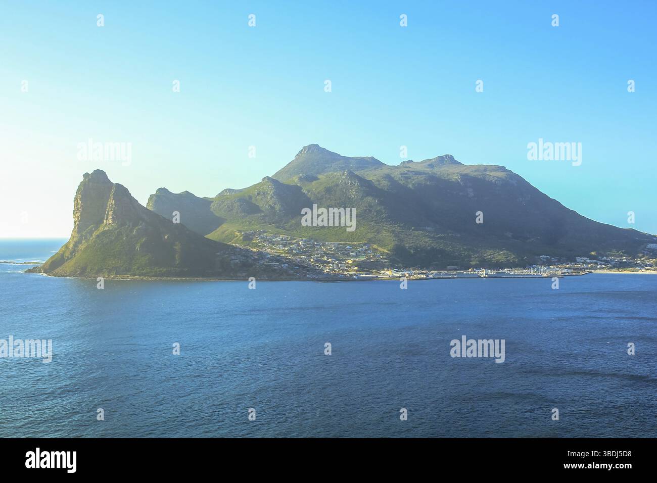 The view of Sentinel peak in Hout Bay from the scenic Chapman's Peak ...