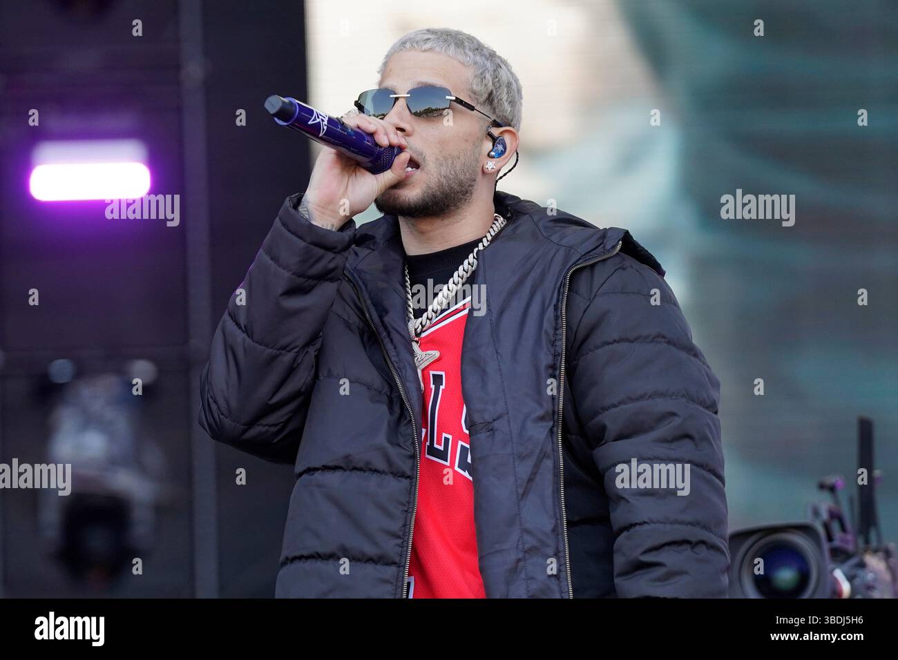 Dei V performs at 2025 Suenos Music Festival on Saturday, May 24, 2025 ...