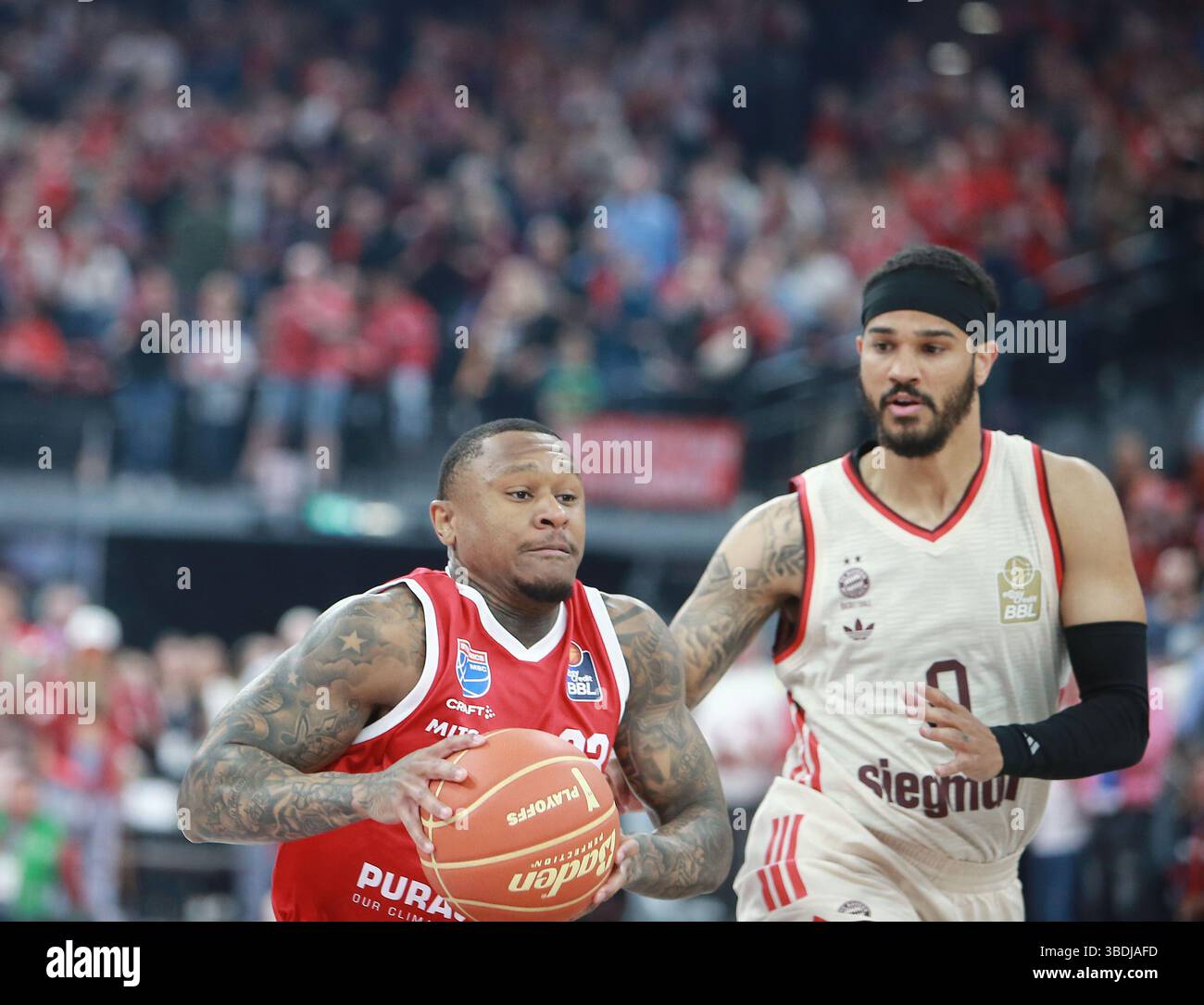 Muenchen, Deutschland. 24th May, 2025. von links Charles CALLINSON (MBC ...
