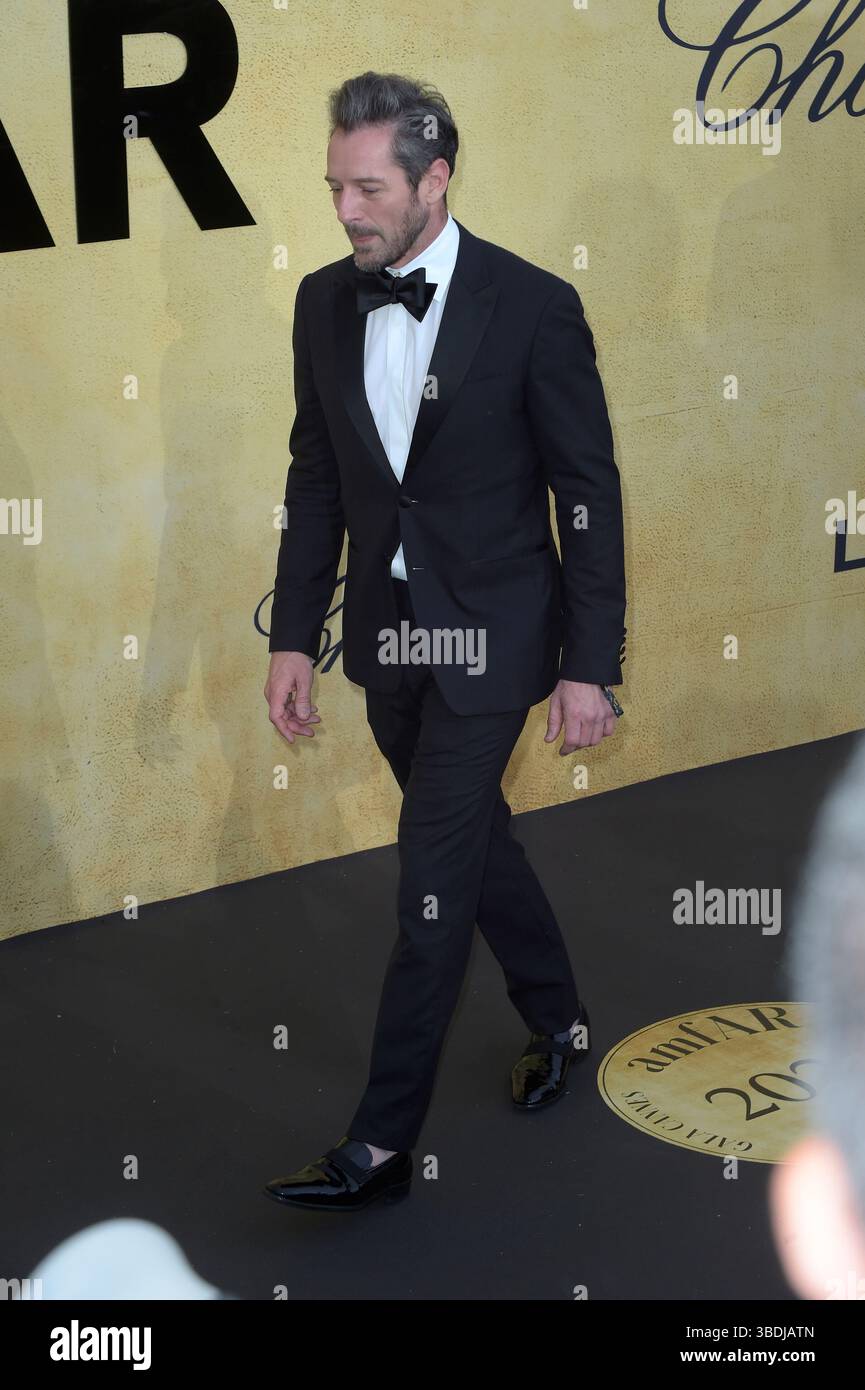 CAP D'ANTIBES, FRANCE - MAY 22: Ian Bohen attends the amfAR Gala Cannes ...