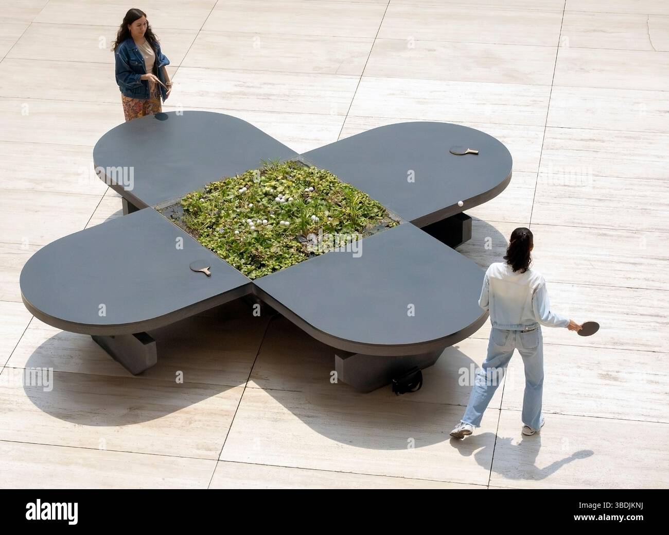 Two women play ping hi-res stock photography and images - Alamy