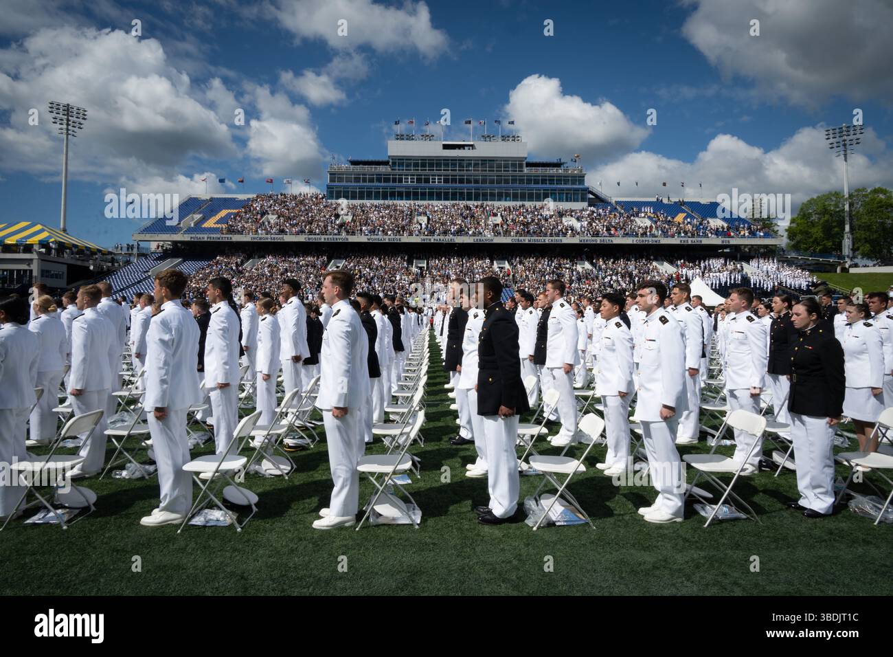 Usna graduation 2025 hi-res stock photography and images - Alamy