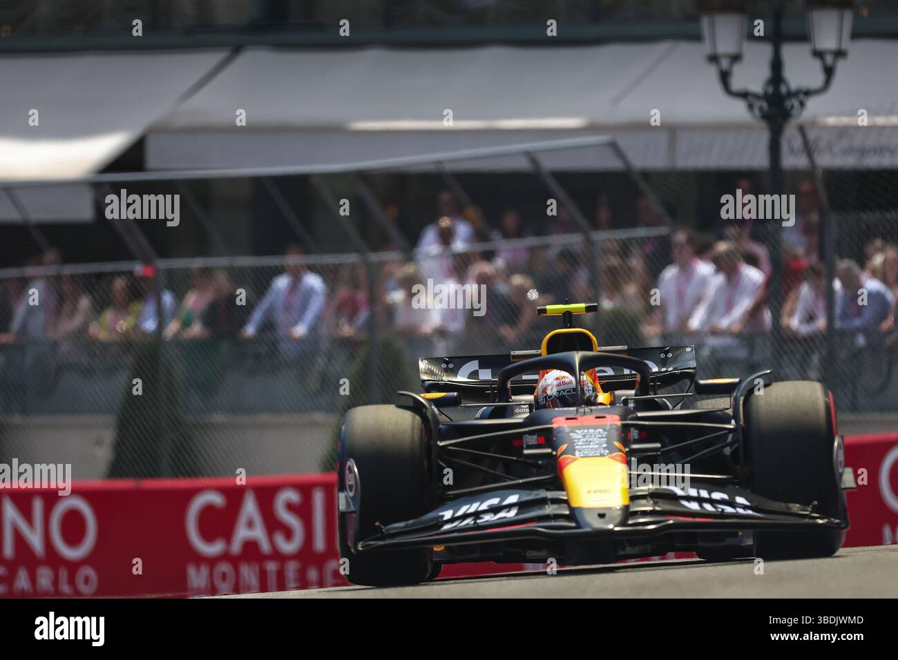 #22 Yuki Tsunoda (JPN) Oracle Red Bull Racing (AUT) Red Bull RB21/Honda ...