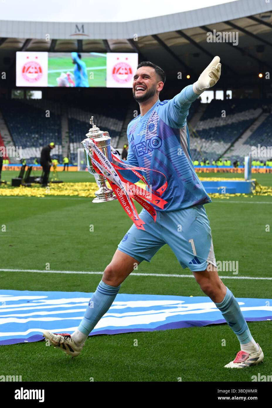 Glasgow, UK. 24th May, 2025. Penalty hero Dimitar Mitov of Aberdeen ...