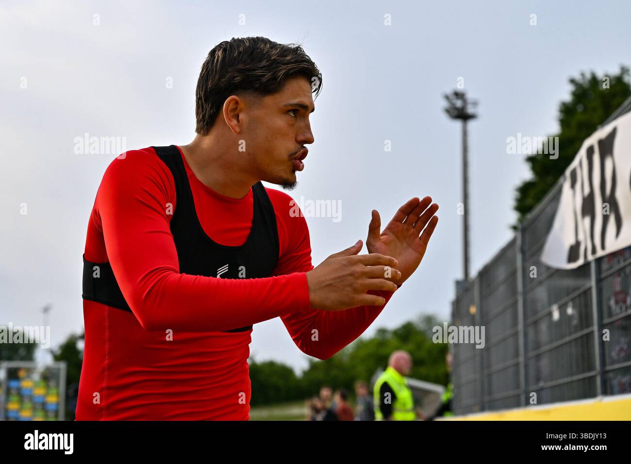 Die Spieler der Hachinger stellen sich den Fragen der eigenen Fans ...