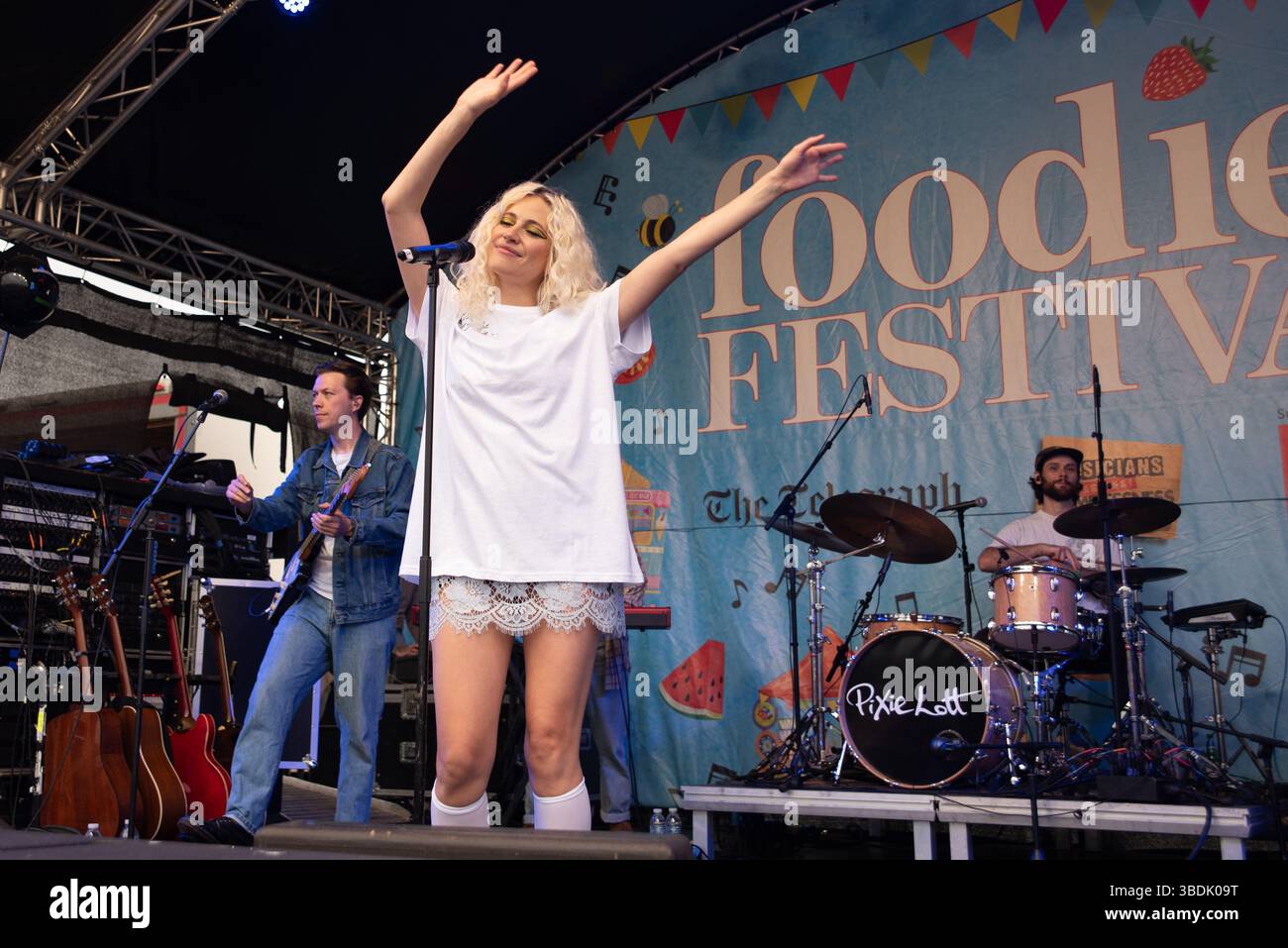 London, England. 24th May 2025. Pixie Lott wears a tshirt gifted by a ...